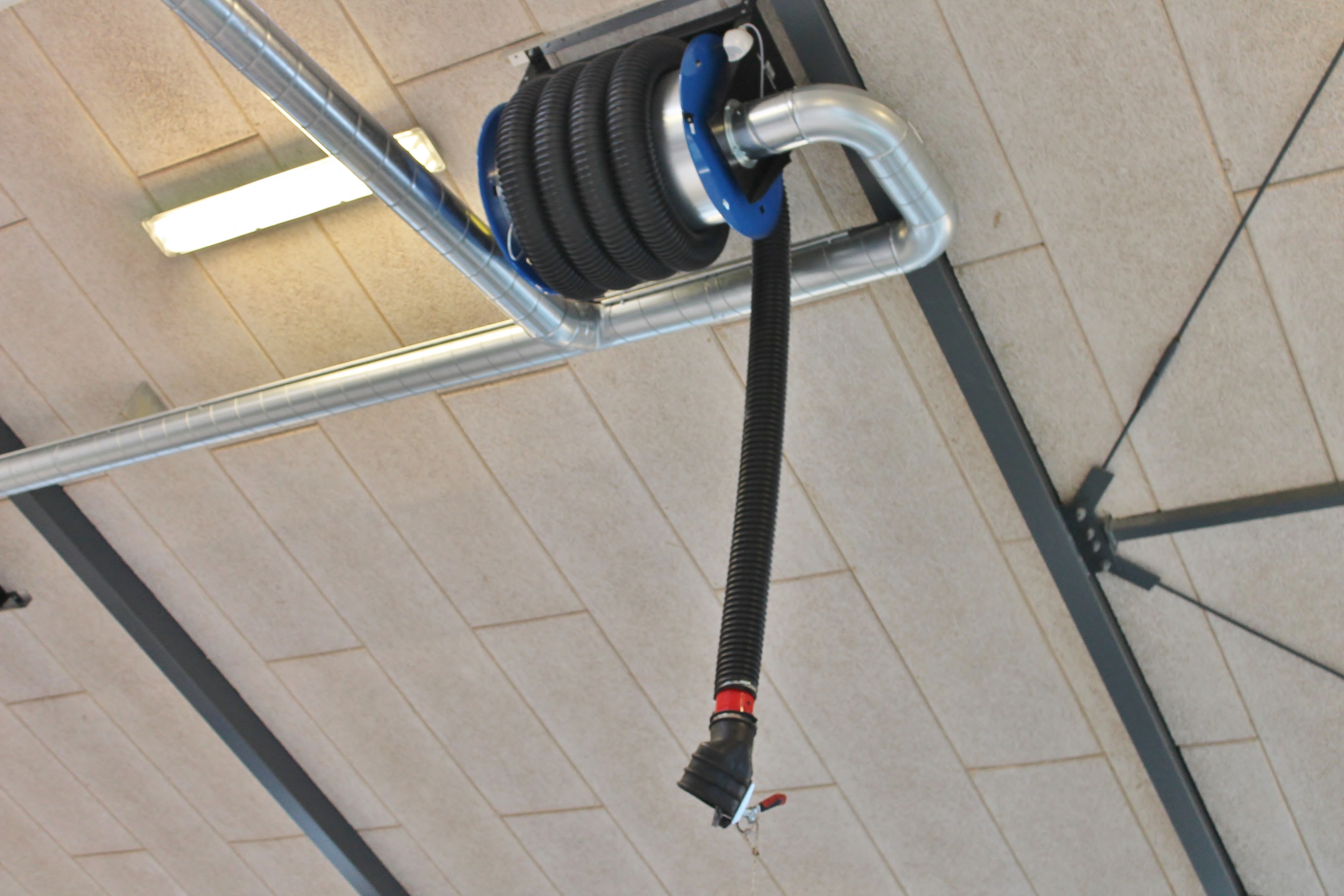 Udsugning til udstødning og lim-arbejde på autoværksteder Jens Linde